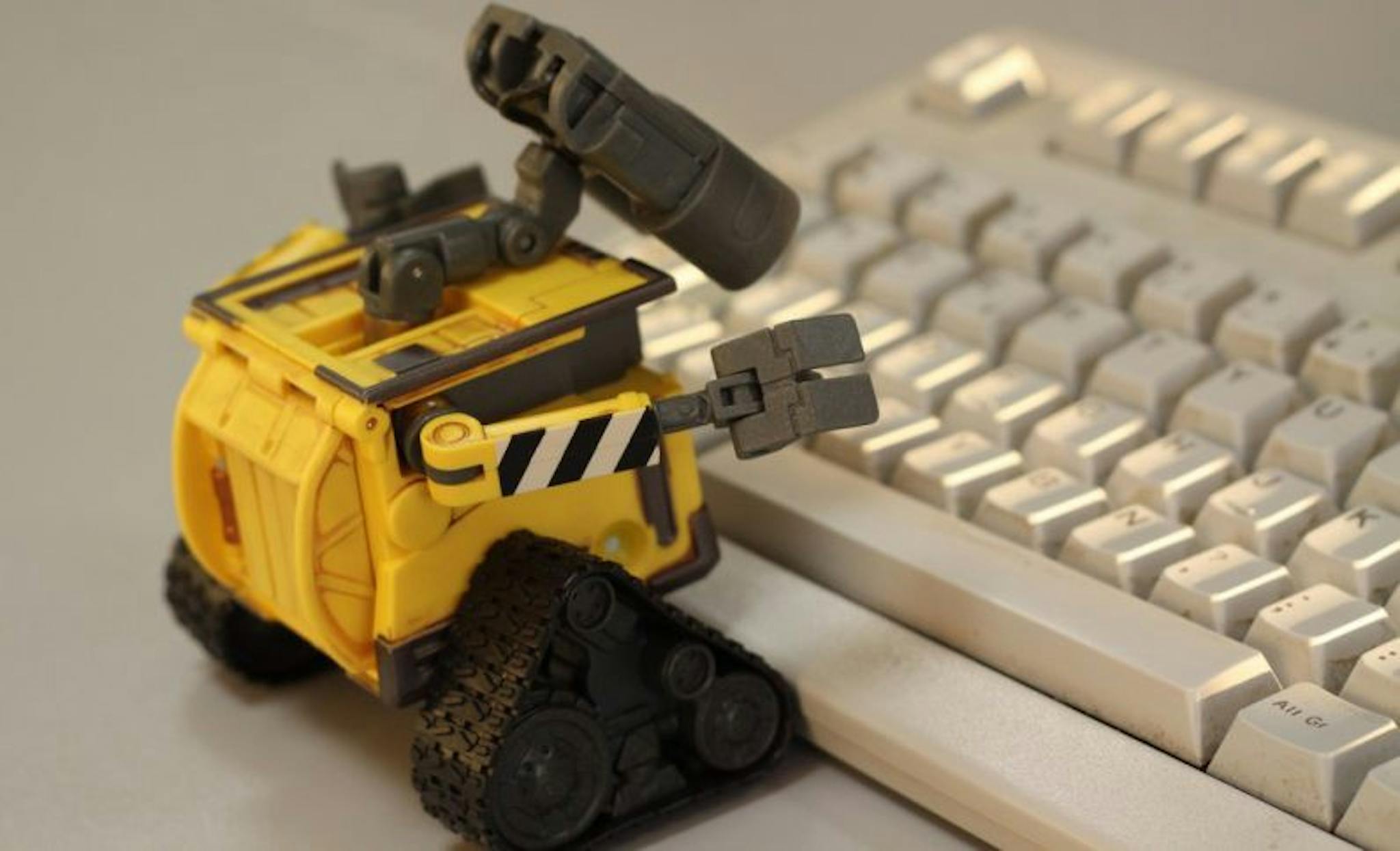 New Google AI Studio Build: A FREE AI App Builder | HackerNoon