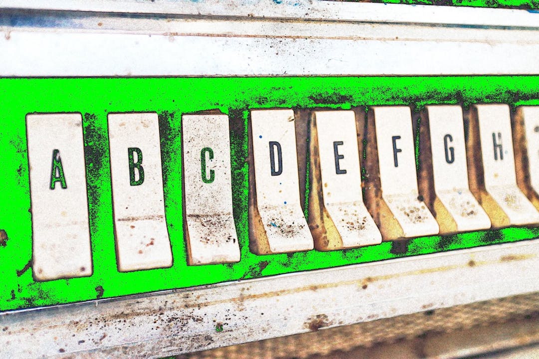 How LZ77 Data Compression Works | HackerNoon