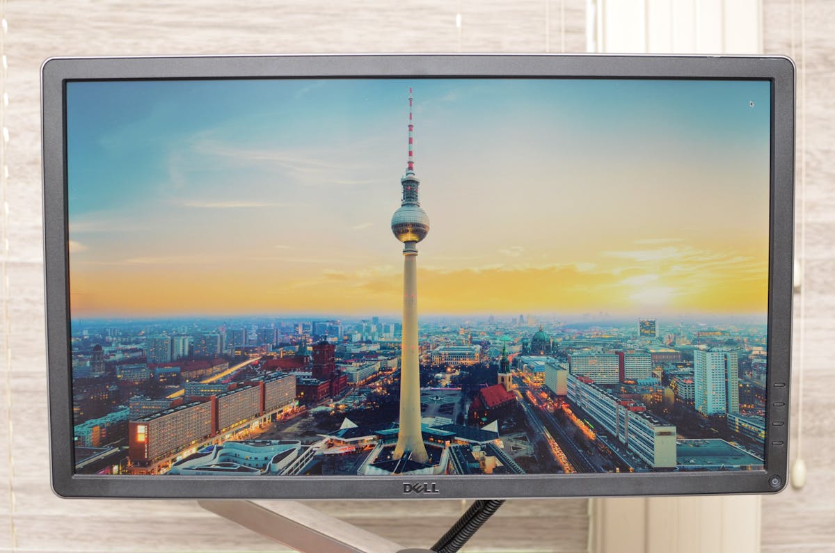 Why I Stopped Using Multiple Monitors | HackerNoon