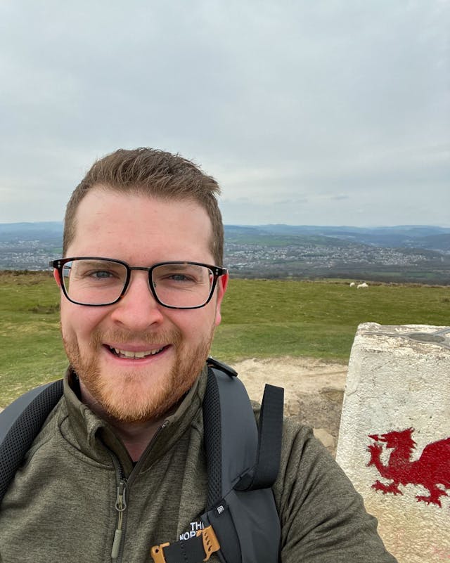 MLOps Engineer vs ML Engineer: The Key Differences | HackerNoon