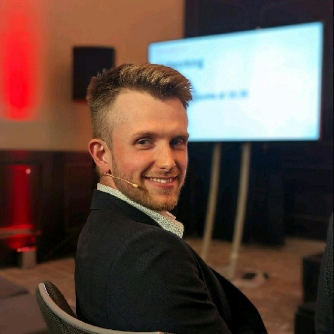 MHW Yian Garuga Guide: How to Find and Defeat the Monster | HackerNoon