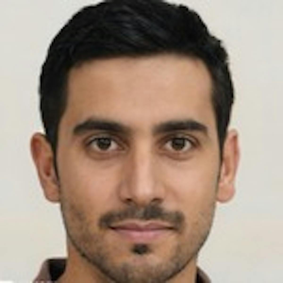 SQL vs T-SQL: Key Differences and Use Cases | HackerNoon