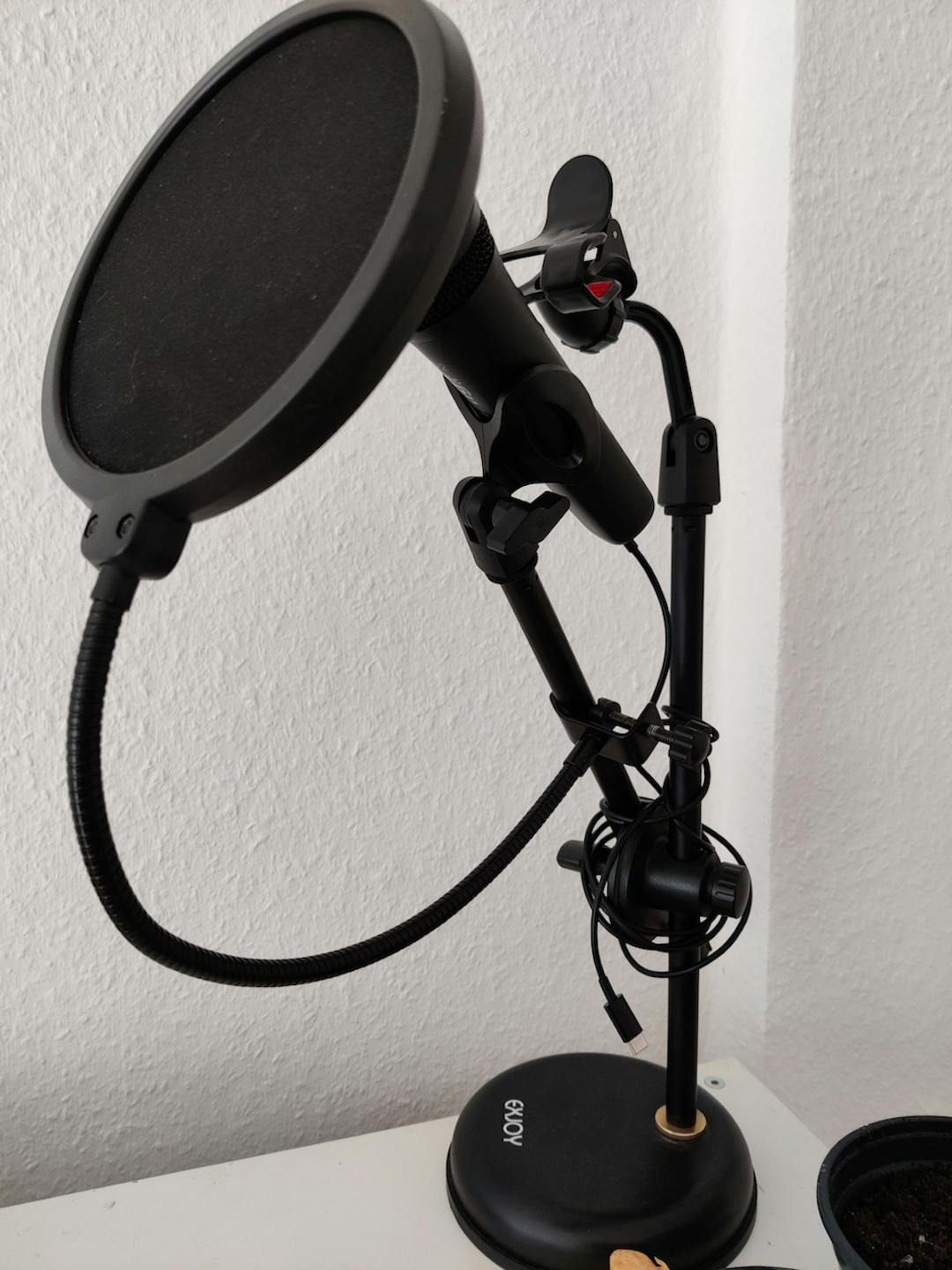 How to set up a Podcast Studio for Live Streaming | HackerNoon