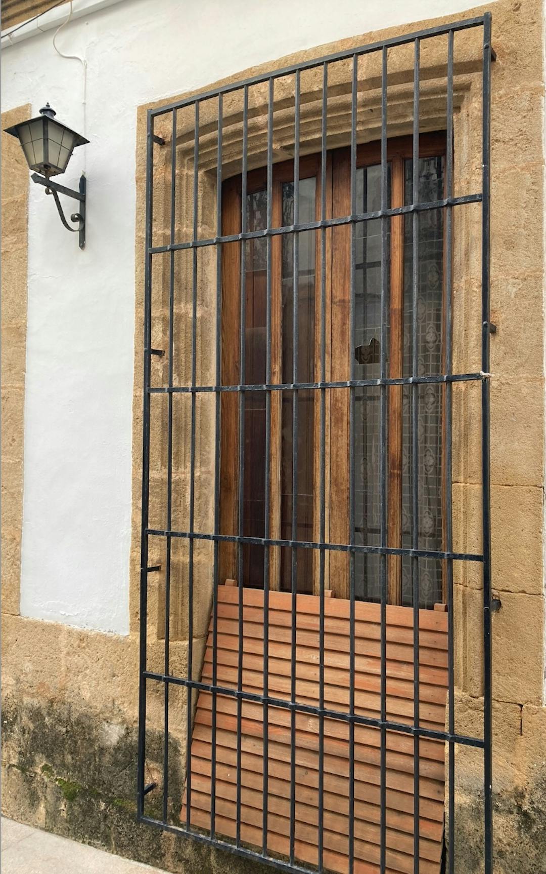 Broken Windows Theory in Software Development: Why Details Matter | HackerNoon