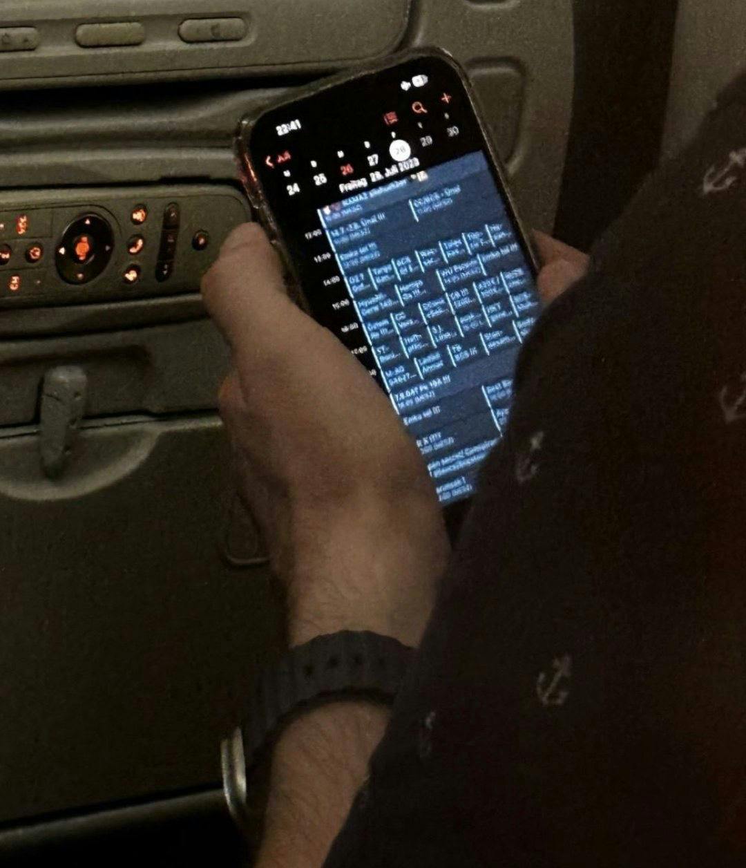 From Leadership to Lines of Code: A Team Leader's Guide | HackerNoon